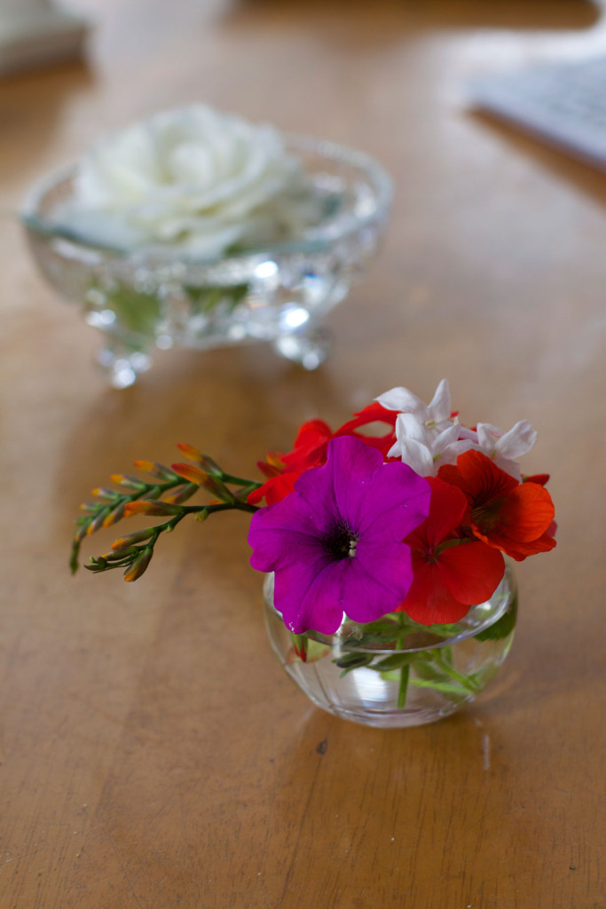 Mini Summer Flower Arrangements (DIY)